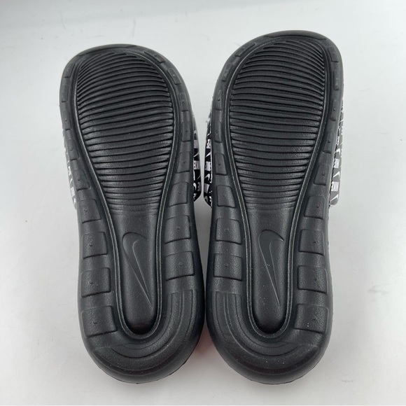 Nike | Shoes | Nib Nike Mens Victori One Black White Signature Comfort ...